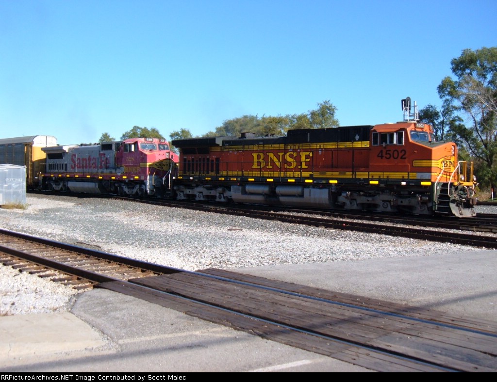 BNSF 4502 & 528